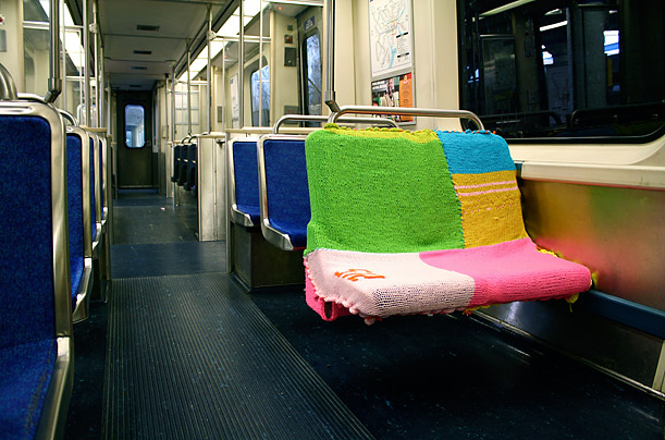 Yarn Bombing movement art – Feel Desain | your daily dose of creativity
