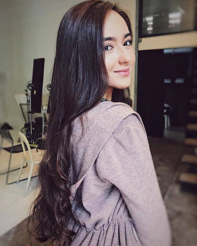Beauty Of New Actor Hannah Delisha From Singapore - Kaki Share
