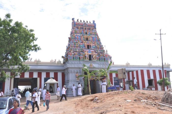 Tamilnadu Tourism: Malai Marundheeswarar Temple, Eriyur, Sivaganga