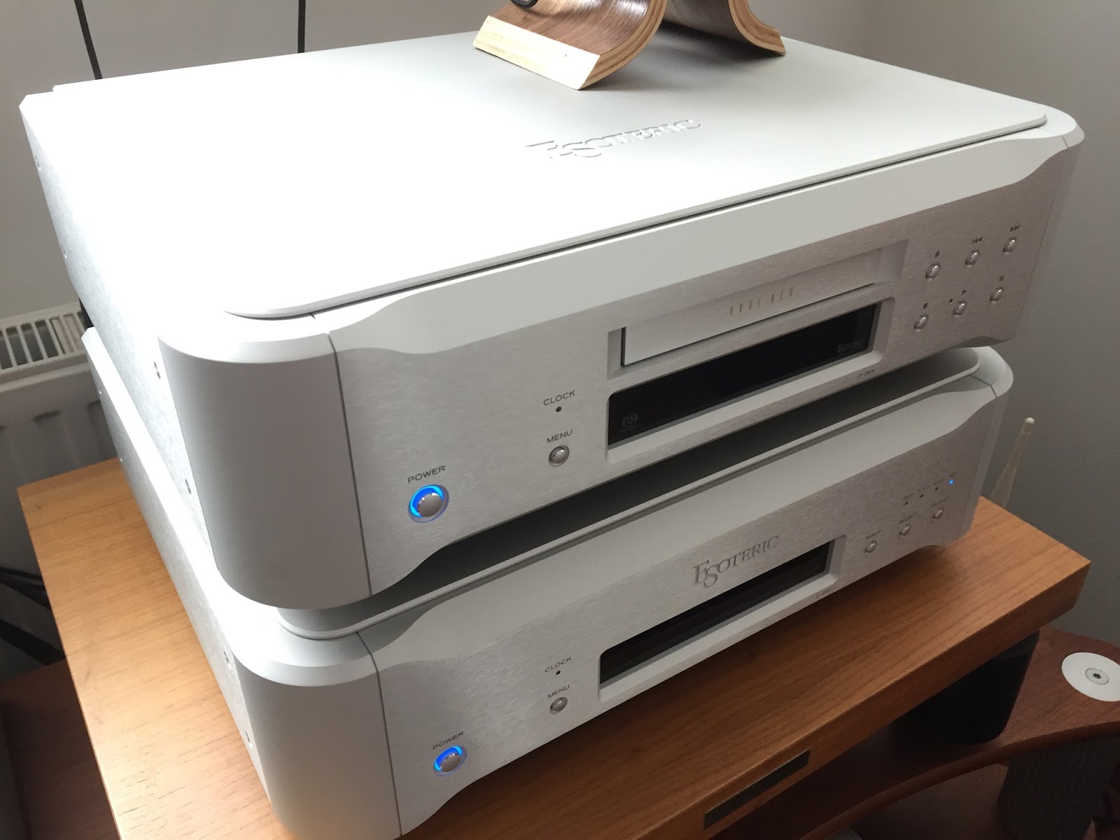 Stereo i Kolorowo - Underground: Esoteric P-05X oraz Esoteric D-05X ...