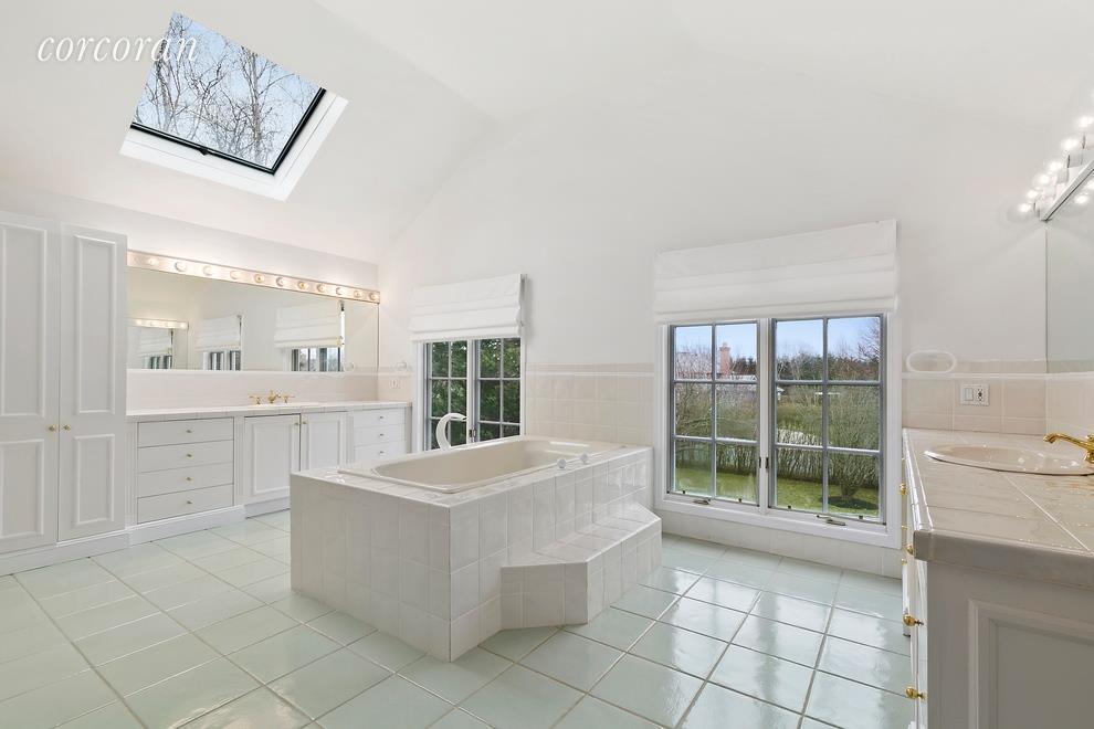 Live Like A Star: Ramona Singer - #IHeartHollywood