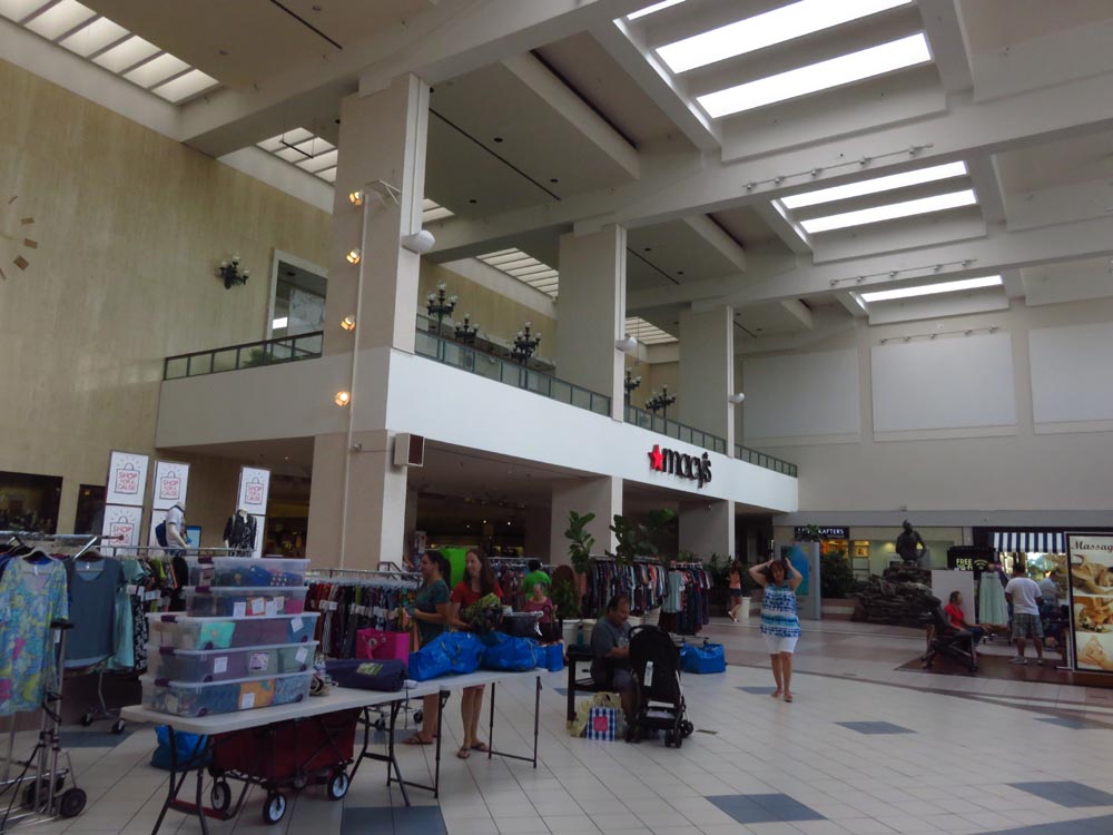 Sky City: Retail History: Neshaminy Mall: Bensalem Township, Pennsylvania