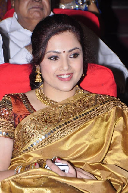 Meena hot and beatiful Saree Photo stills ~ world actress photos ...