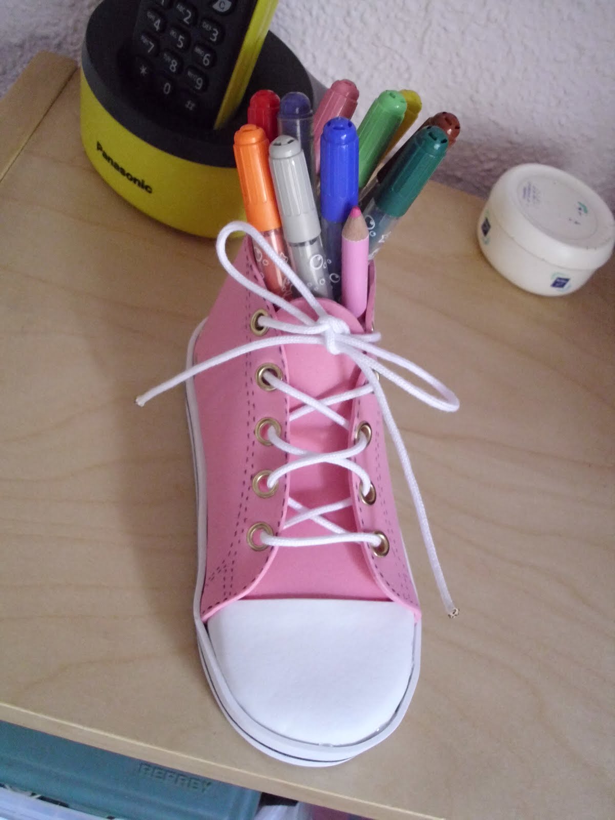 MEMEKAN: PORTALAPICES CONVERSE ALL STAR GOMA EVA