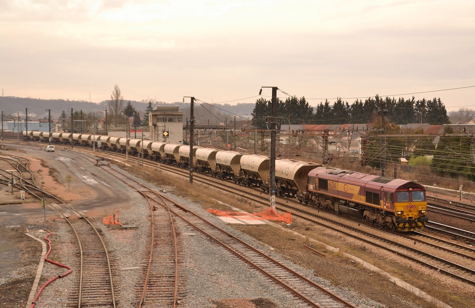 LA PASSION DU TRAIN: à Creil, en Février avec Tarek , 1 ére Partie