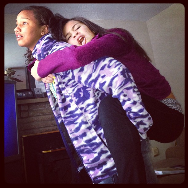 Strong Lift and Carry Photos and Videos - Strong Muscular Girls Lift ...