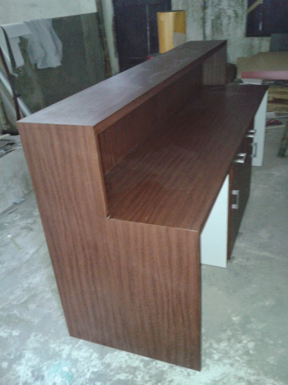 interior design & specialist meja kasir: meja front office