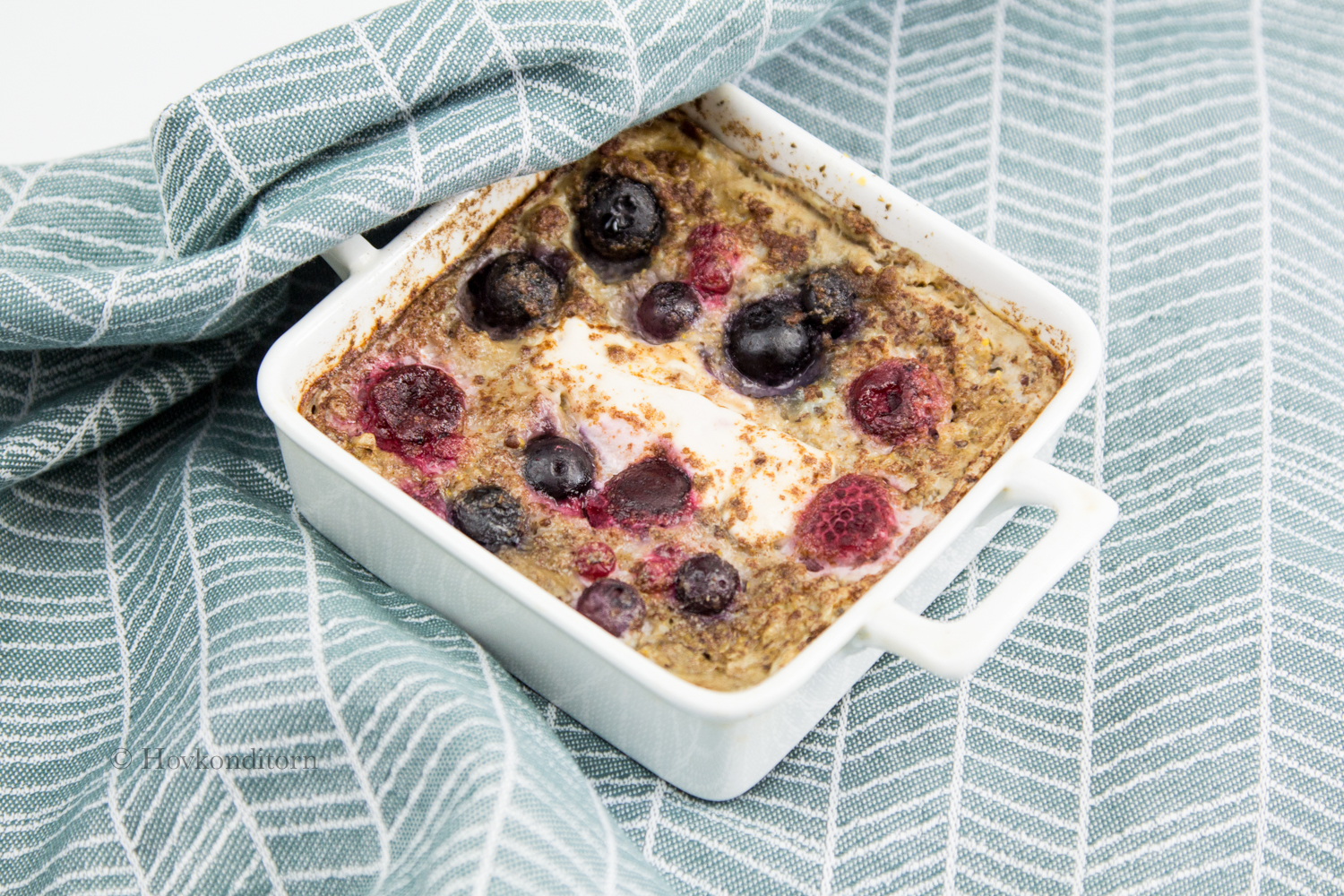 Oven baked Porridge with Quark and Berries