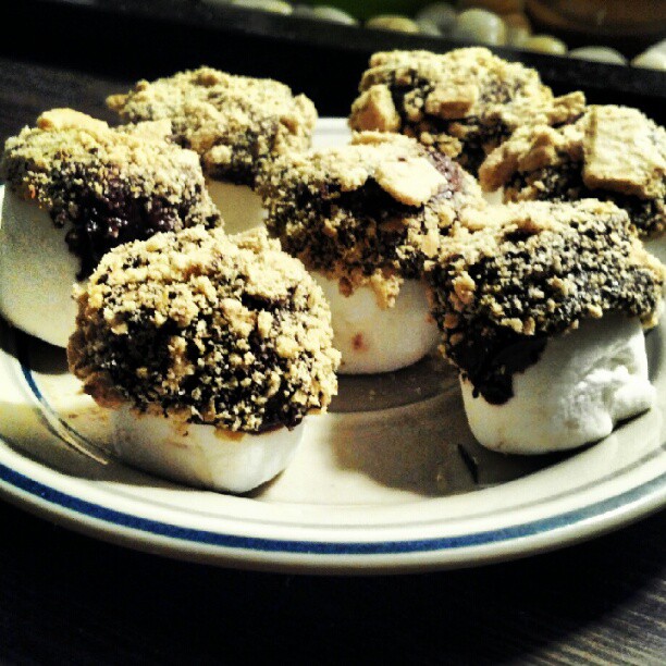 Sweet Wars: A Guy, A Girl, A Bake-Off