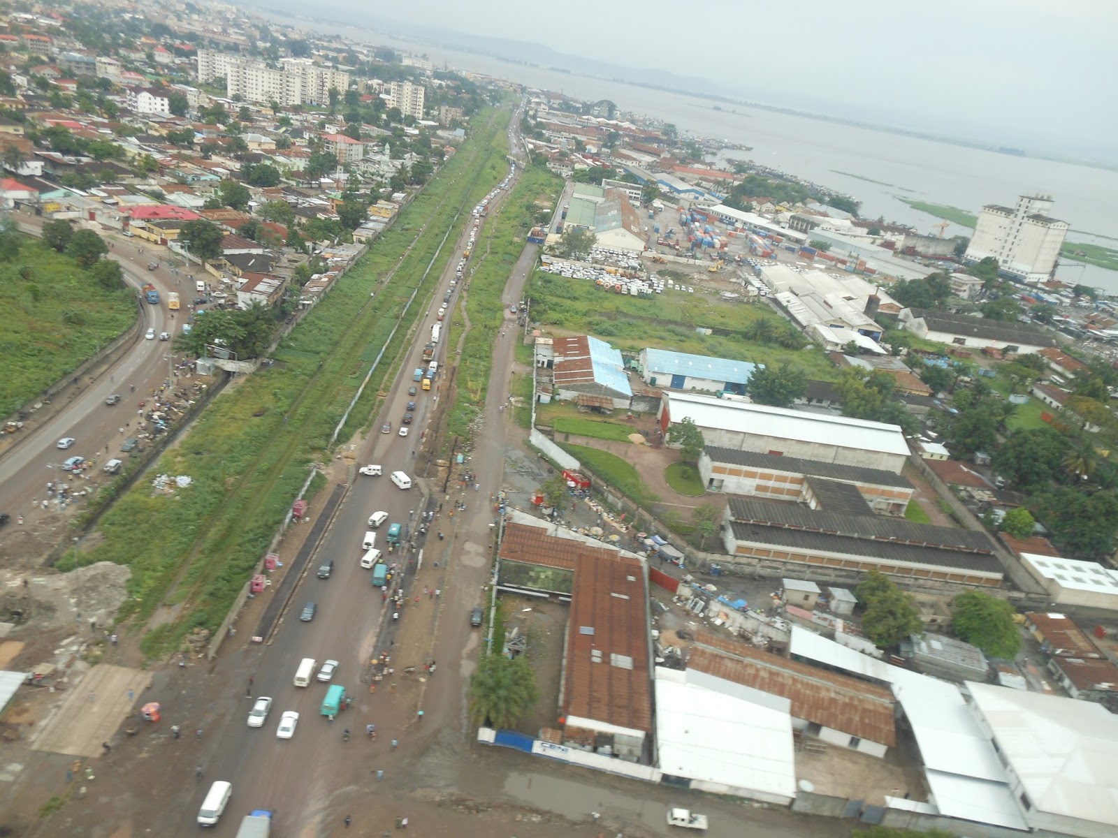 DIOCESE D'INONGO: Voyager par avion pour le Maindombe: comme c'est beau!