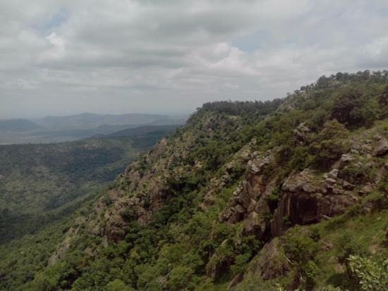 Tamilnadu Tourism: Karadiyur View Point, Yercaud