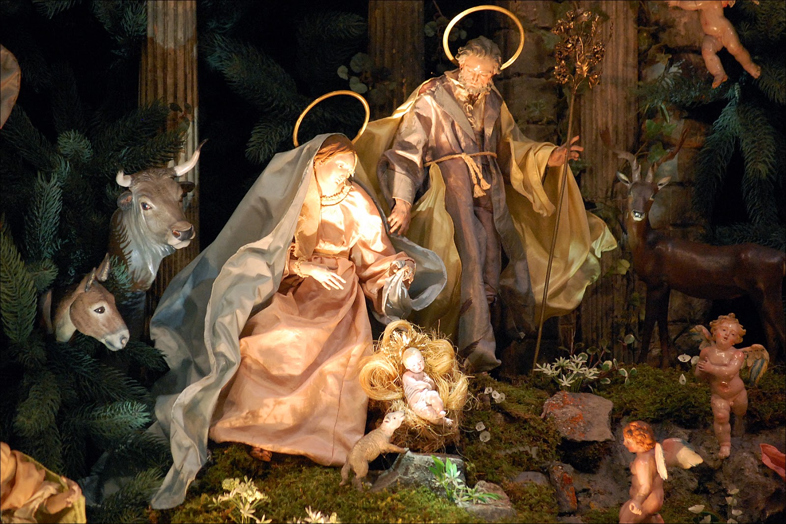 Il Regno: A Look at the 2015 Metropolitan Museum of Art’s Angel Tree ...