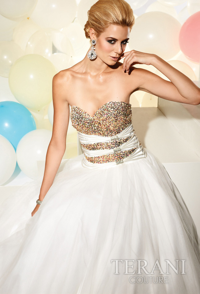 The Queen's Throne: Prom Dress