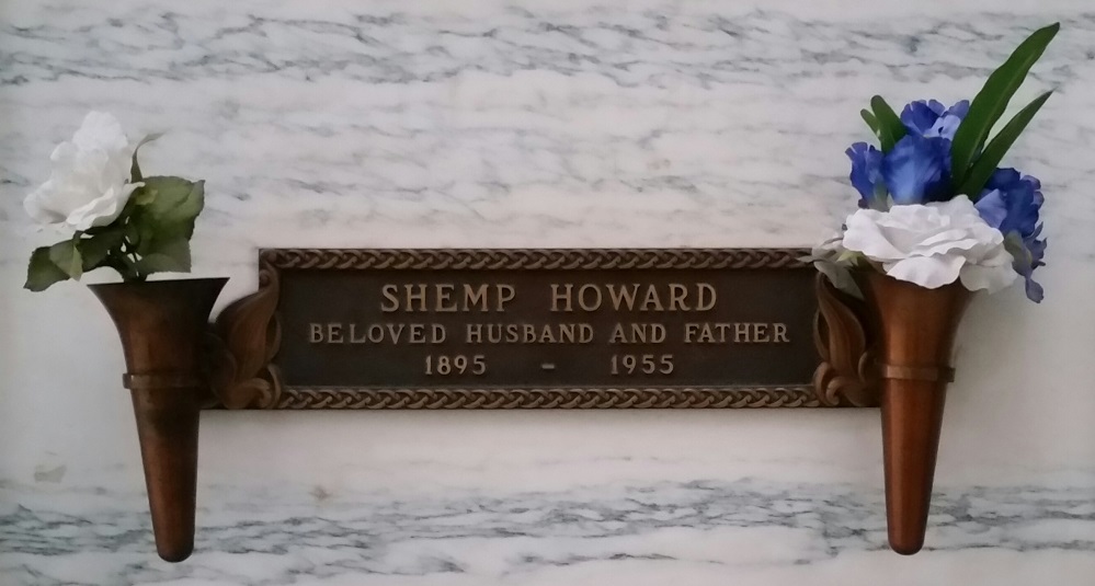 Six Feet Under Hollywood: Three Stooges? Six Graves.