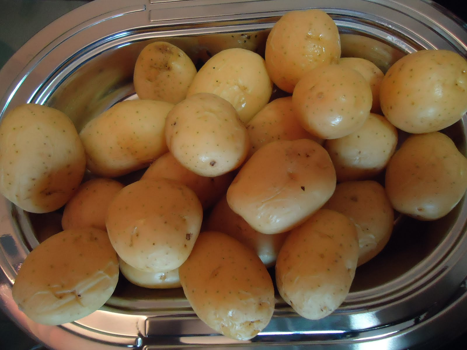 Iniciando na Cozinha: batata cozida com molho de tomate e de gorgonzola