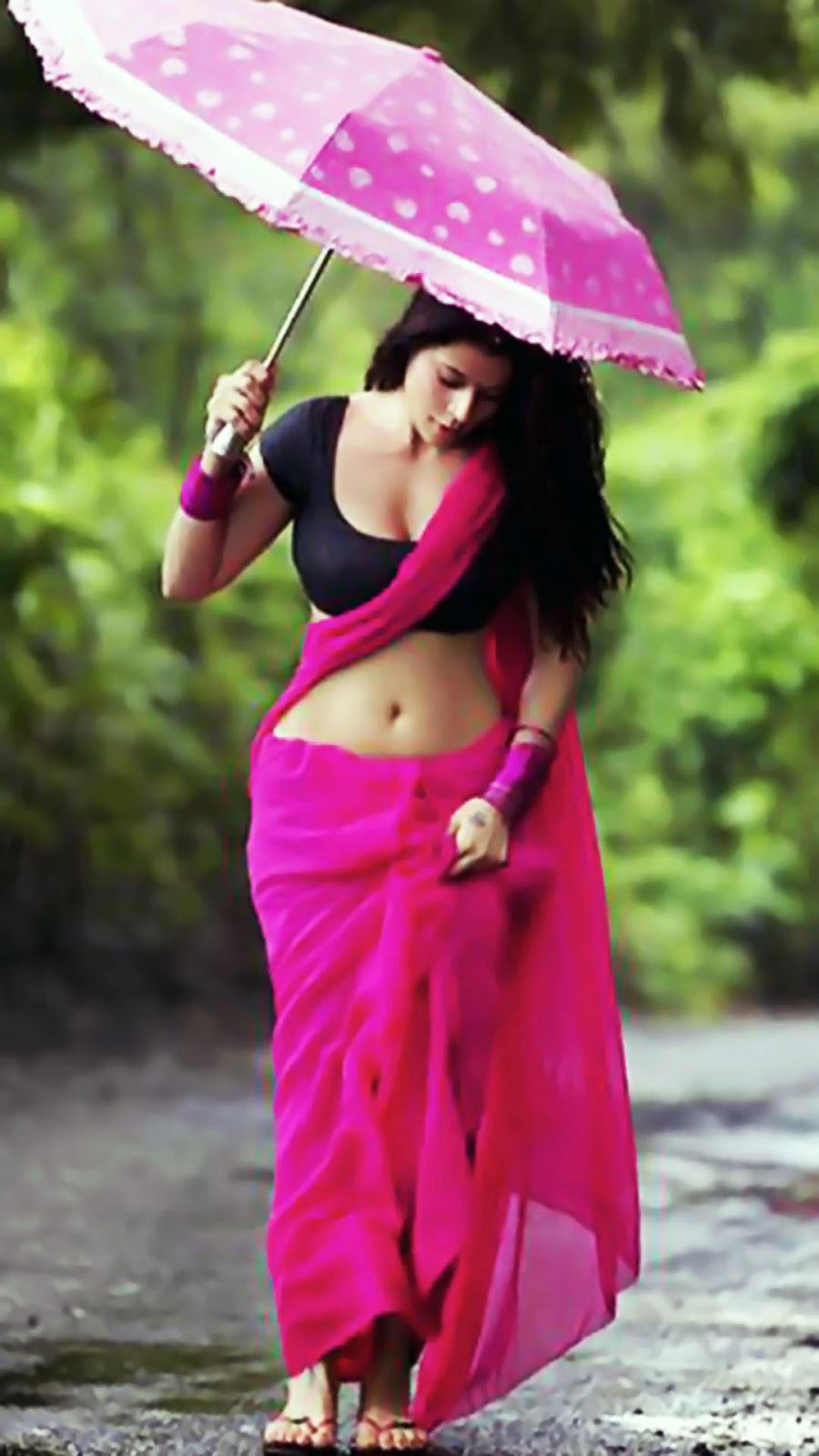 Sexy Saree Photos: Lower Saree Draping