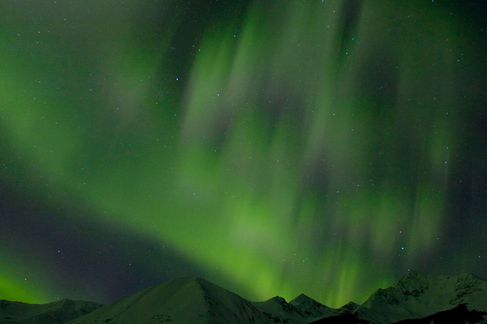 DE ARTE EM ARTE : ARTE EM FOTOGRAFIAS E PINTURAS DA AURORA BOREAL E AUSTRAL