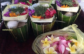 Pengertian Daksina dan maknanya - Weda Moksa