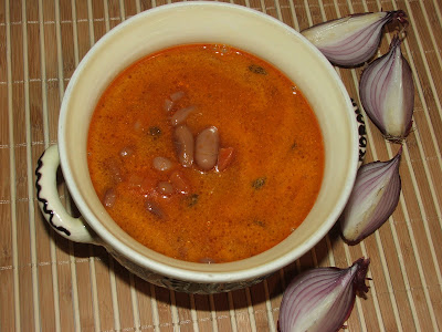 Bukatar amator: Supă de fasole boabe cu afumătură