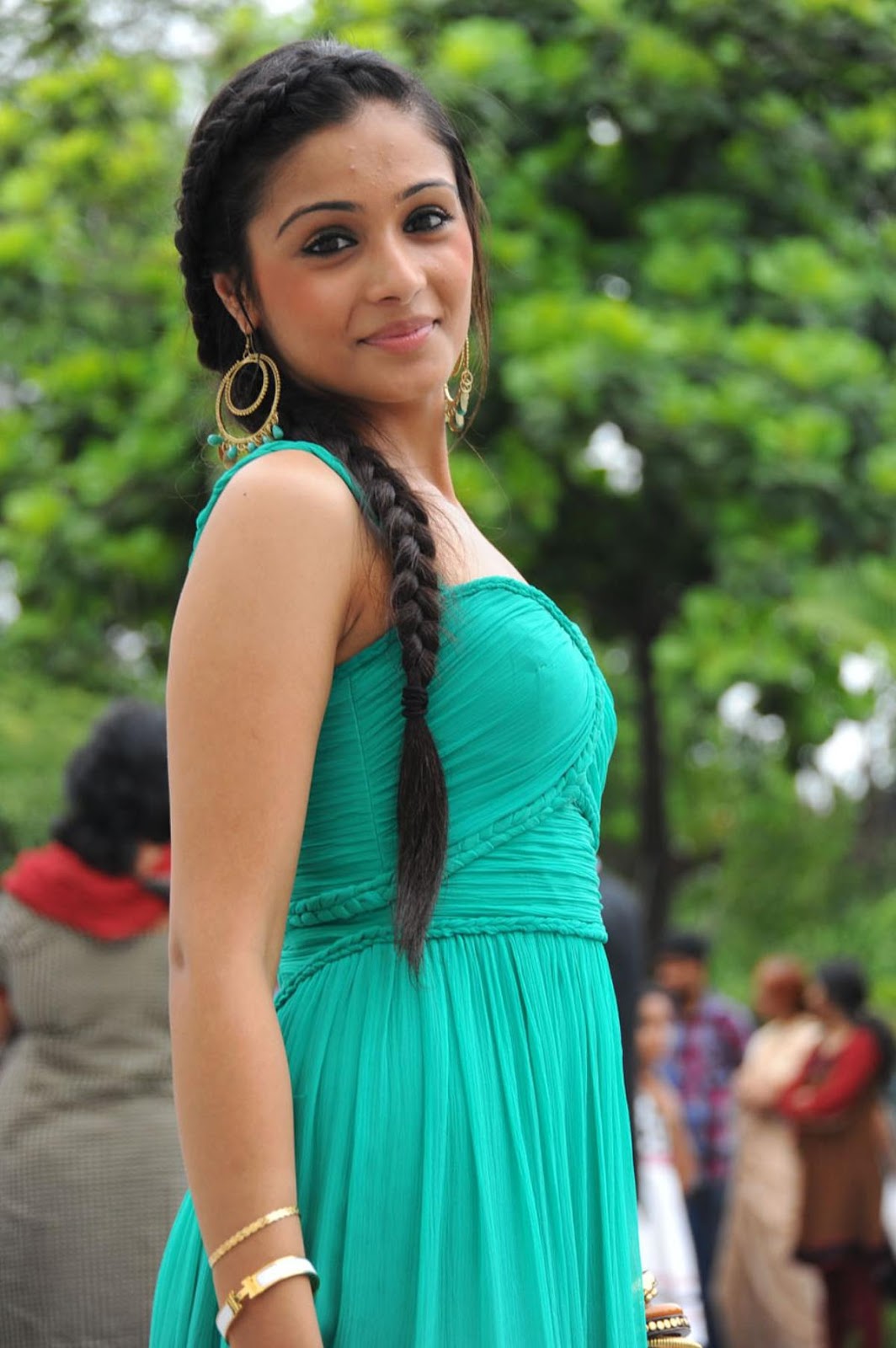 Shagun New Images - Wallwoods