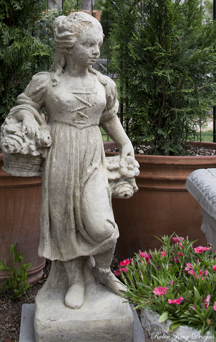 Robin King Designs: A beautiful garden statue