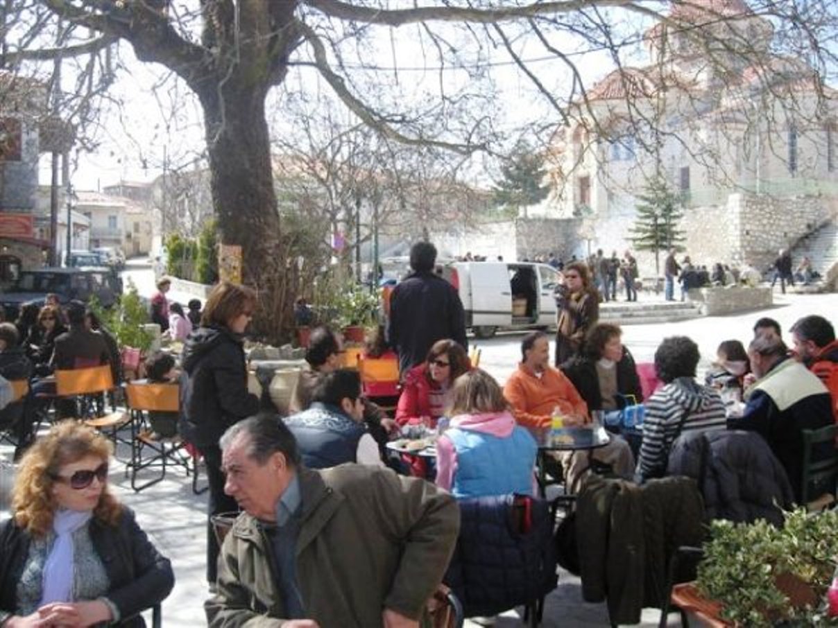 KARYES LAKONIAS: ΚΑΘΑΡΑ ΔΕΥΤΕΡΑ ΤΟ ΠΡΩΙ ΣΤΙΣ ΚΑΡΥΕΣ