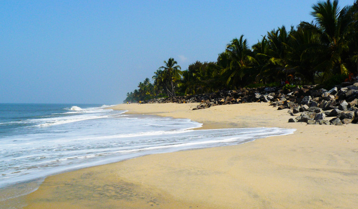Discover India: Alleppey beach , Kerala the Gods own country