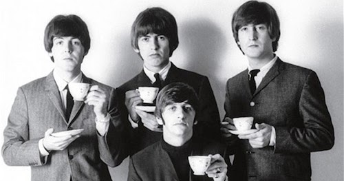 QUÈ T’EMPATOLLES ARA? - 26 MODS I BEATLES per Robert Abella