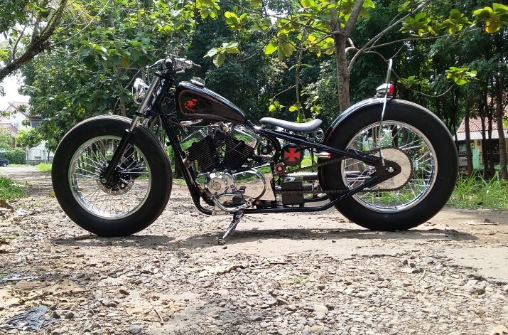 Victorious Custom Works: Kaisar Ruby 250 _ Chopper