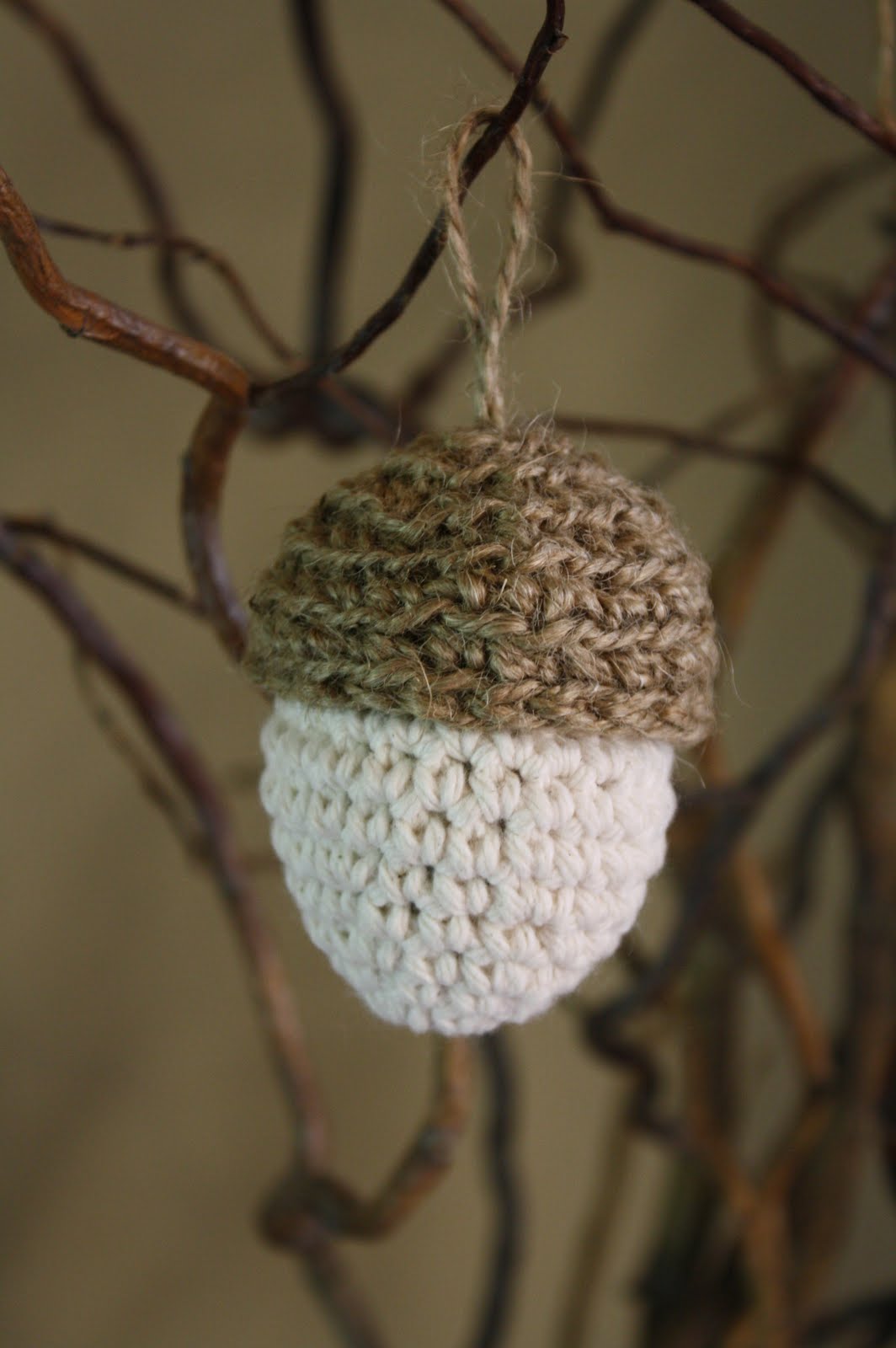 UMELECKY : Acorns, Pears & Pods