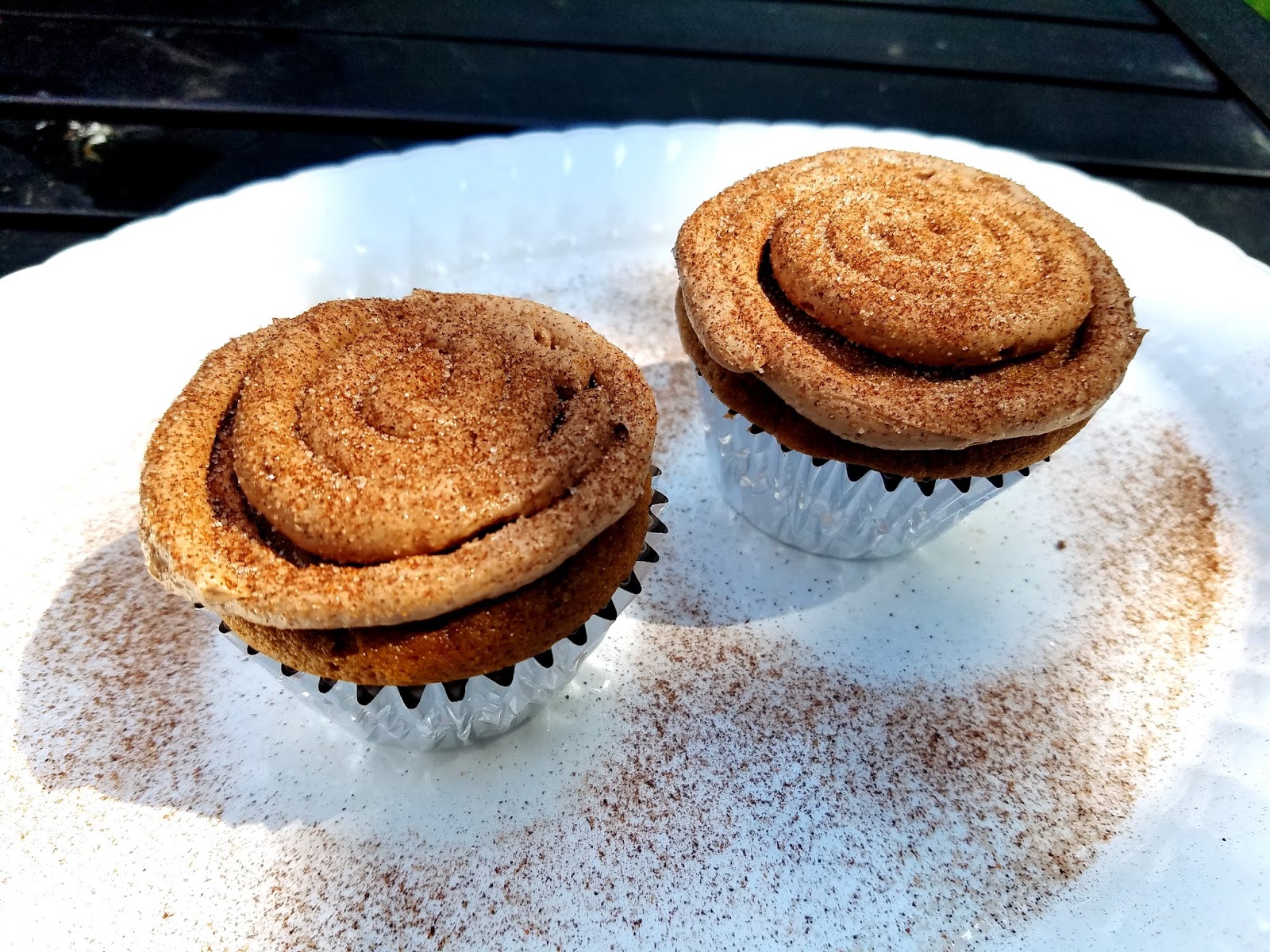 Mole Cupcakes With Mexican Chocolate Buttercream Frosting ~ Preesi ...