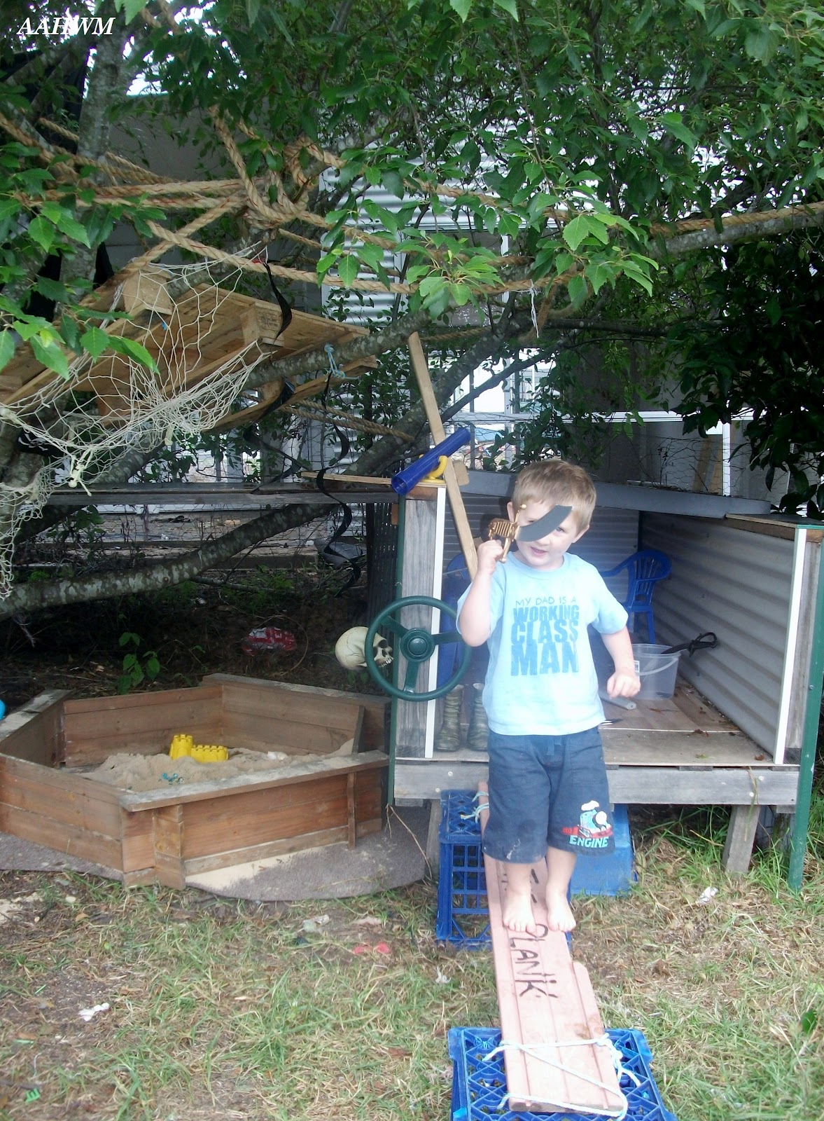 Adventures at home with Mum: Awesome Water Wall - Tree House