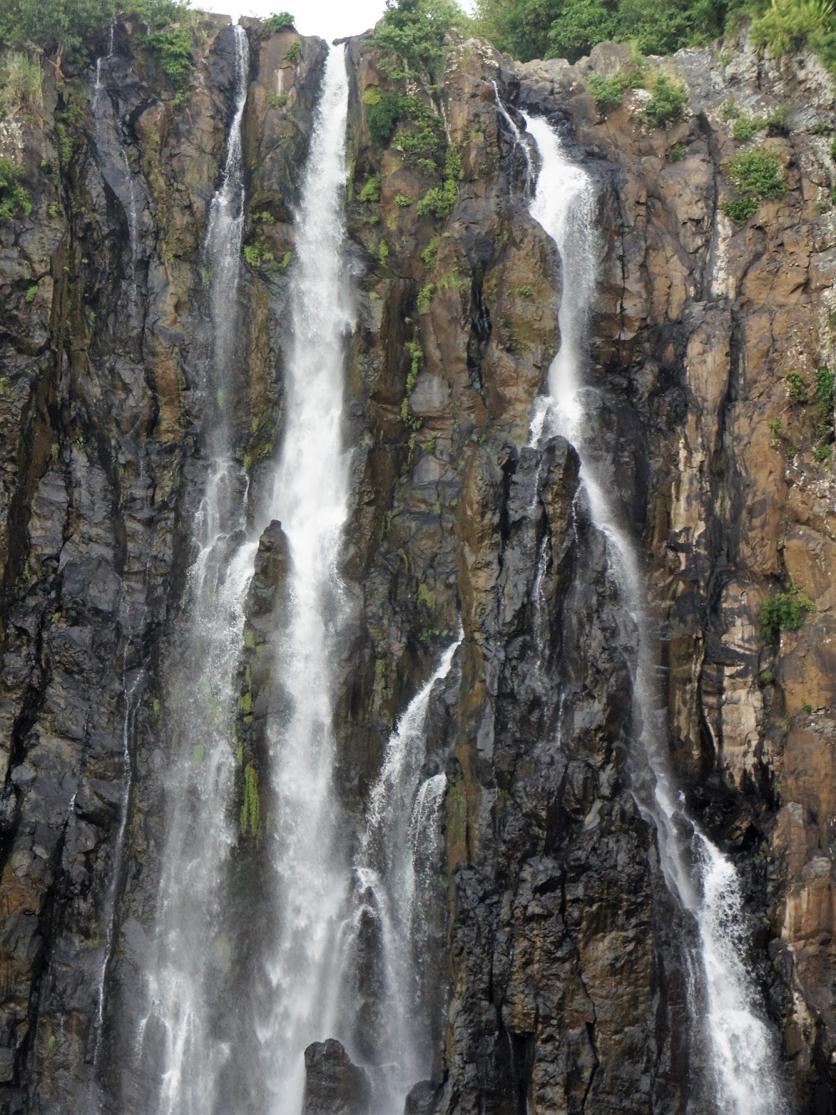 FRANCOISE UNE LORRAINE A LA REUNION: CASCADE NIAGARA à STE-SUZANNE (4/5 ...
