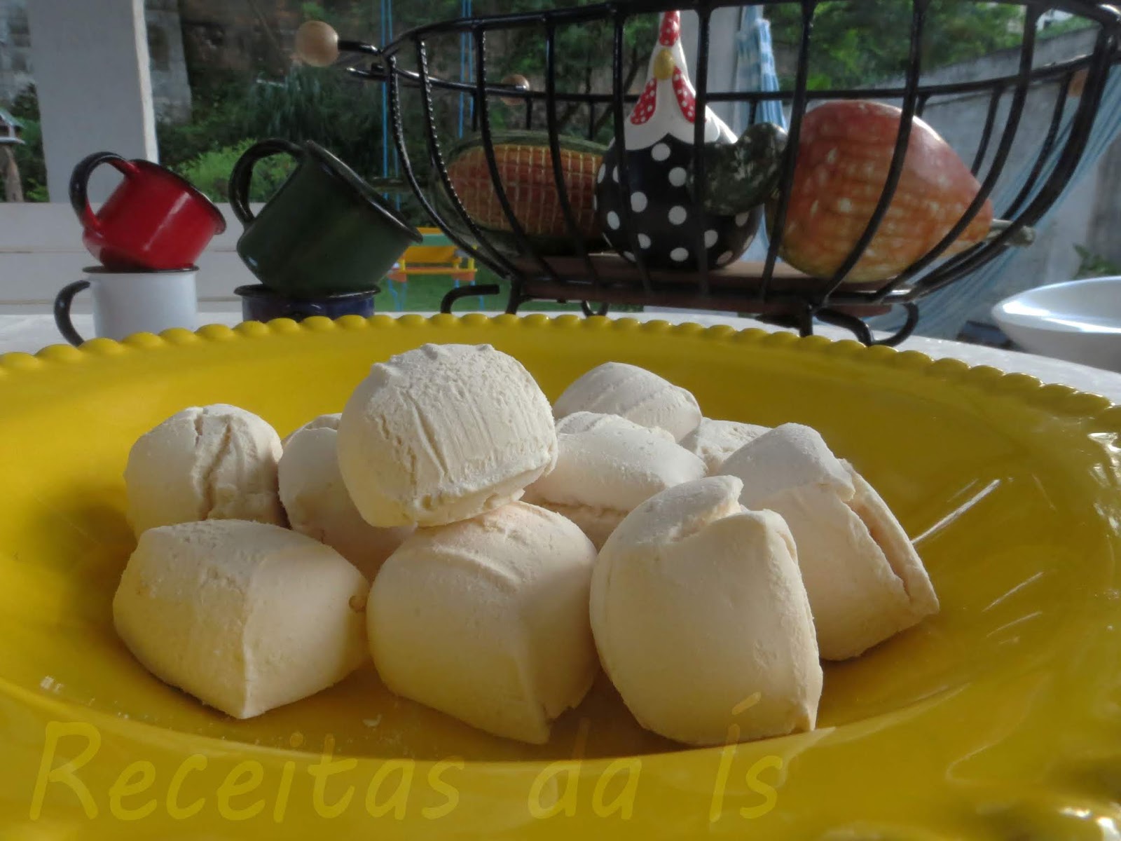 Receitas da Ís: SEQUILHOS DE POLVILHO DOCE