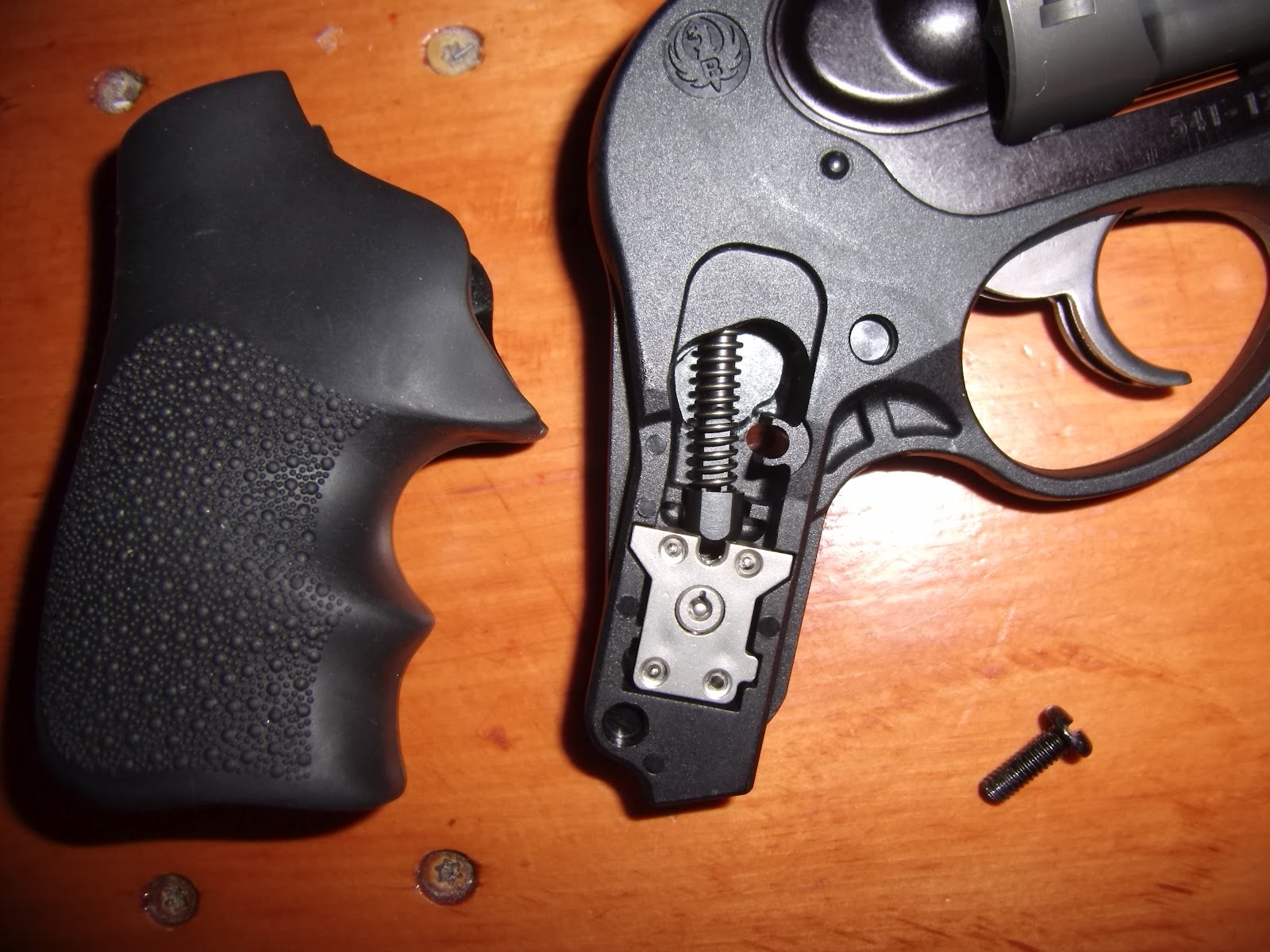 THE DAYWALKERSDAD: Ruger LCR Review
