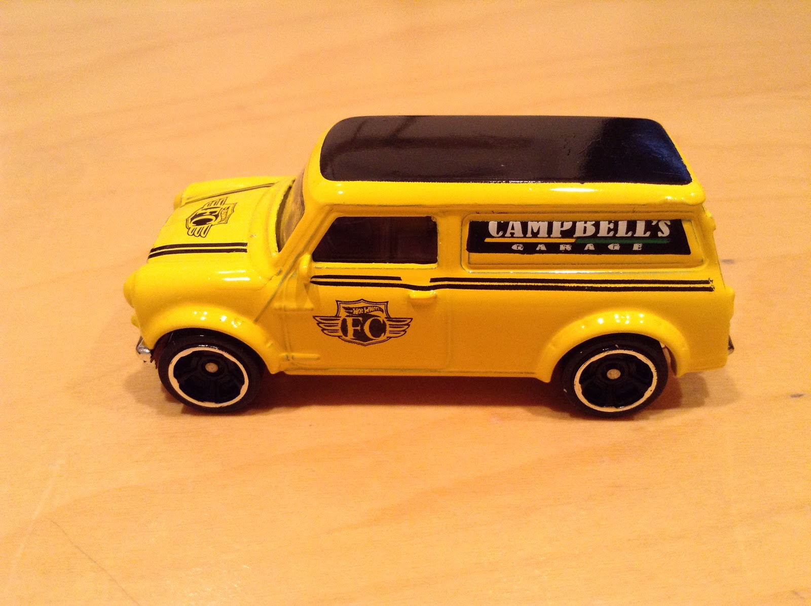 JULIAN'S HOT WHEELS BLOG: 1967 Austin Mini Van (2016 HW City Works)