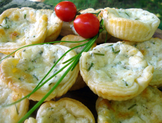 Košarice s tri vrste sira i vlascem ☆ Puff pastry cheese and chives ...