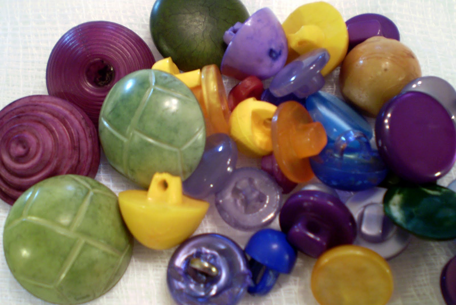 Emily Eckel: How to Dye Buttons