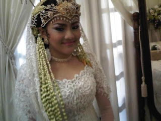 Rias Pengantin Nani Nazeh: pengantin adat sunda (sunda putri & sunda siger)