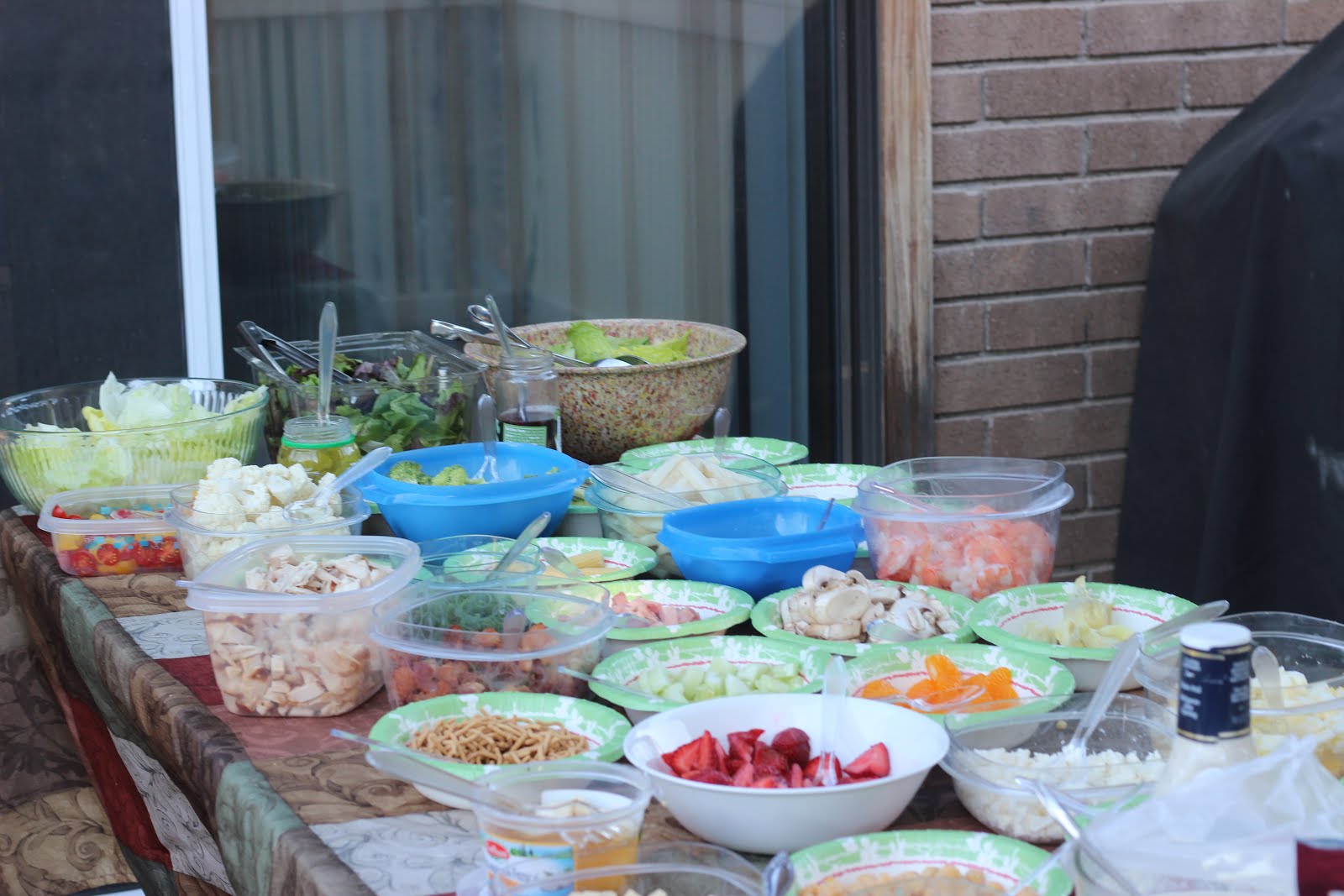 Foodie Family: The Ultimate Salad Bar