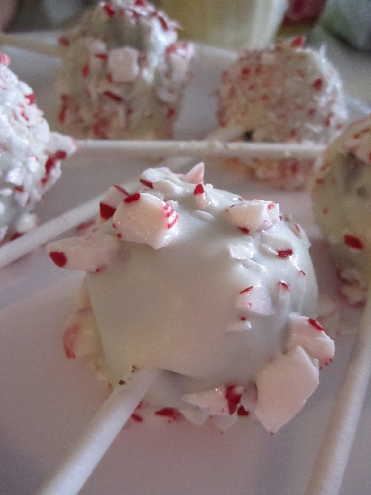 Two Little Love Birds: Dark Chocolate Peppermint Cake Pops!!