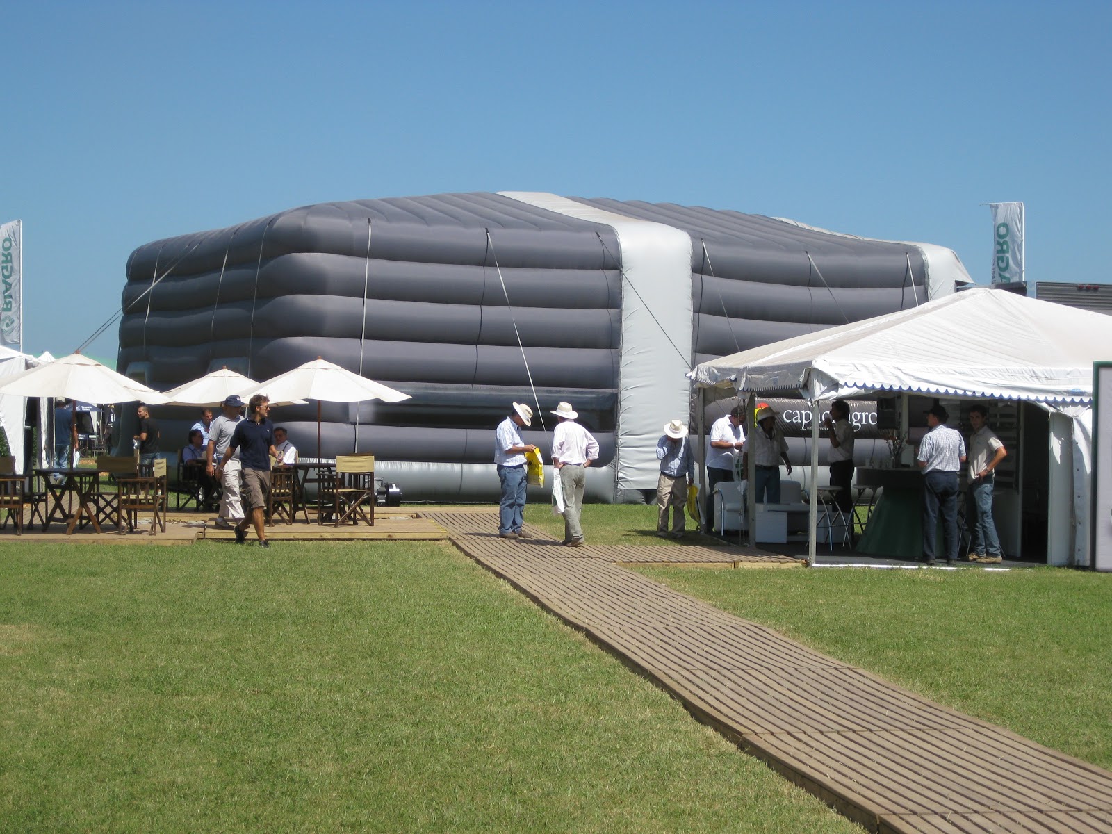 Negocios Asociados: Estructuras Inflables