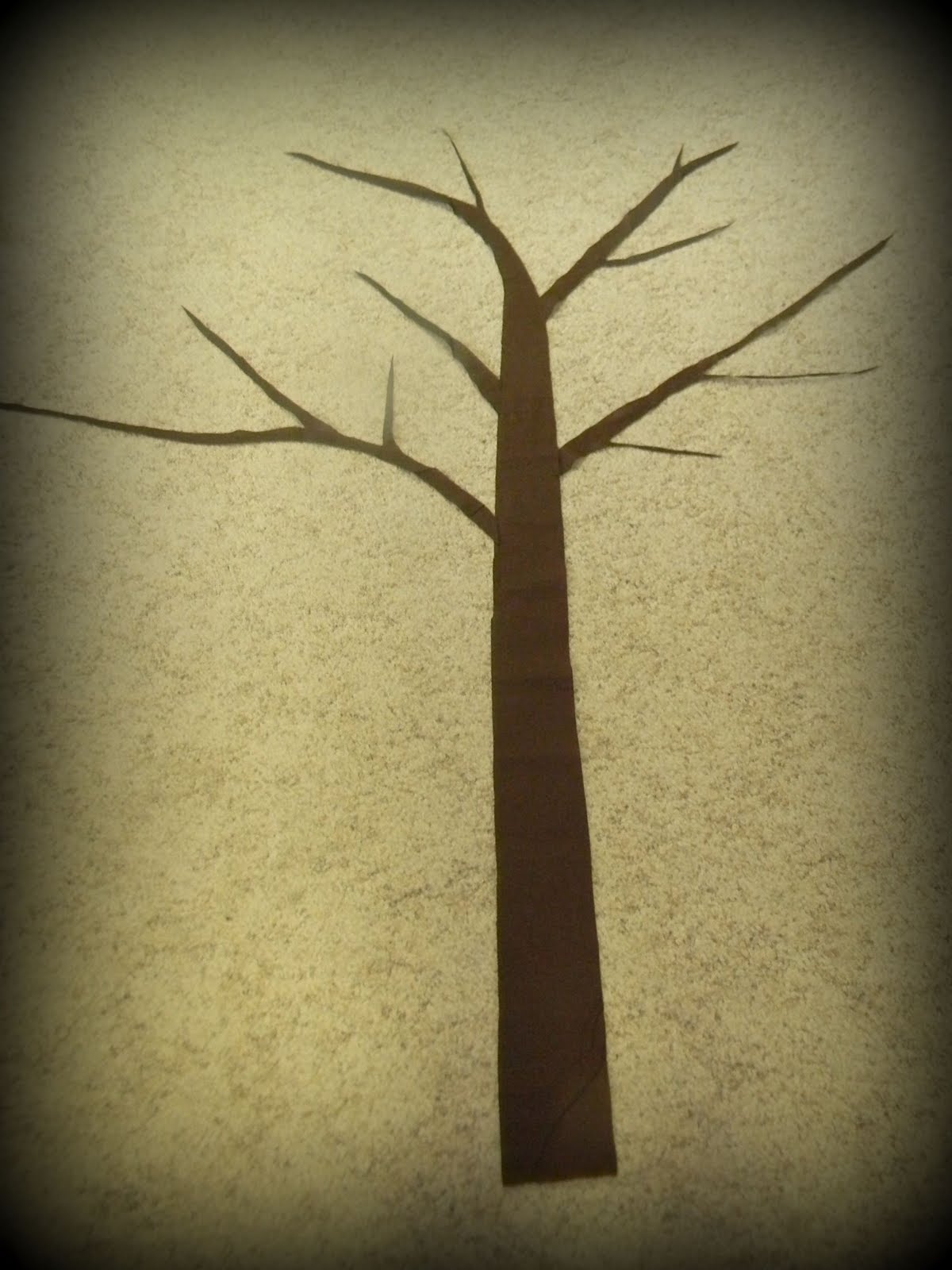 A mommy's life...with a touch of YELLOW: Little M's Tree & Tutorial