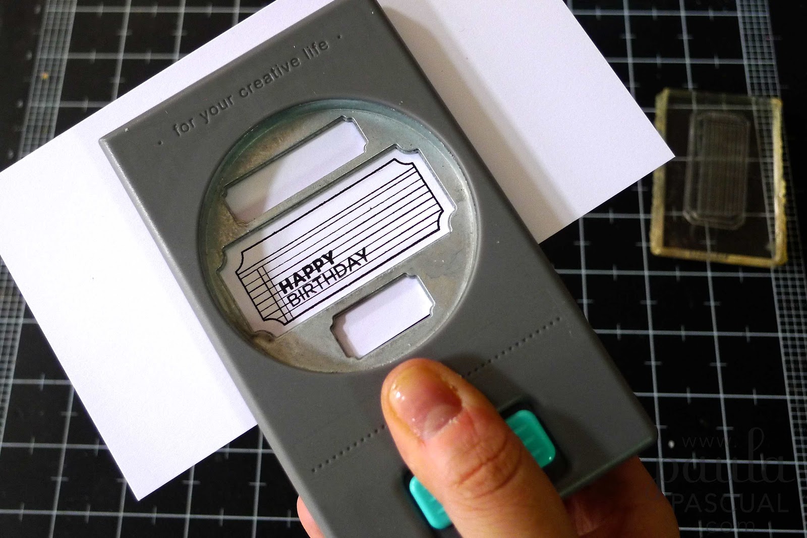 Paula Pascual: Punchable Labels - another simple tutorial