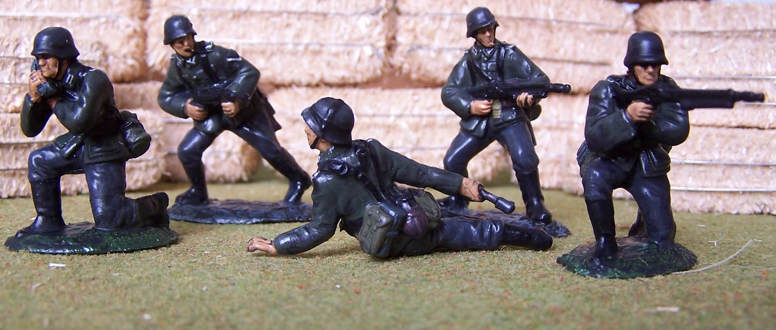 WWII Plastic Toy Soldiers: Conte Collectibles - Toy Soldiers