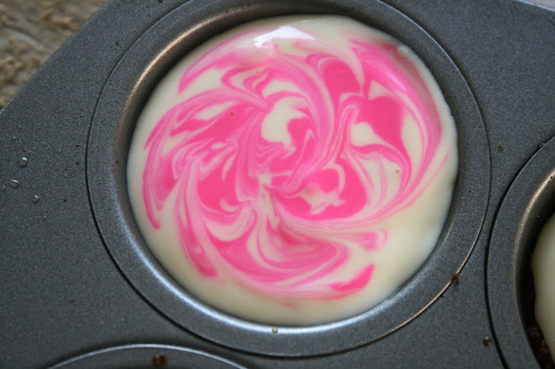 Easy Mini Marbled Cheesecake Recipe—Mine Are Neon Pink! / Hey, EEP!