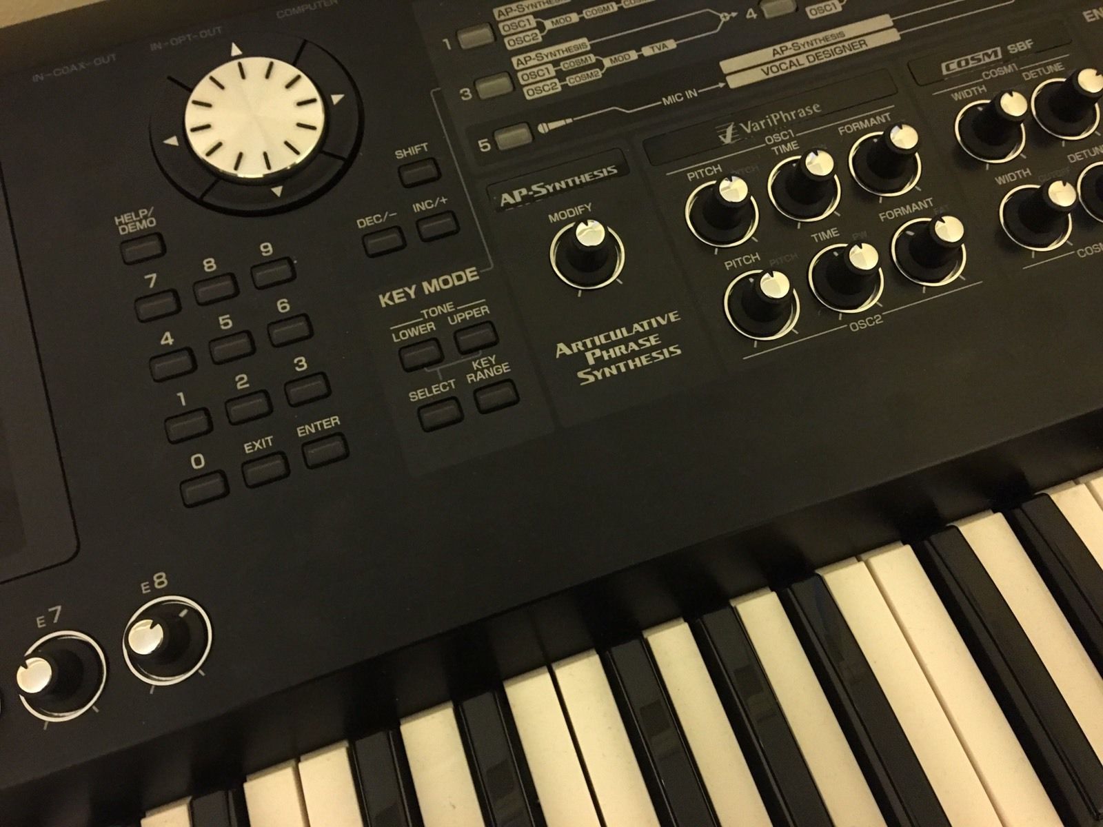 MATRIXSYNTH: Roland V-Synth GT With Accessories And More
