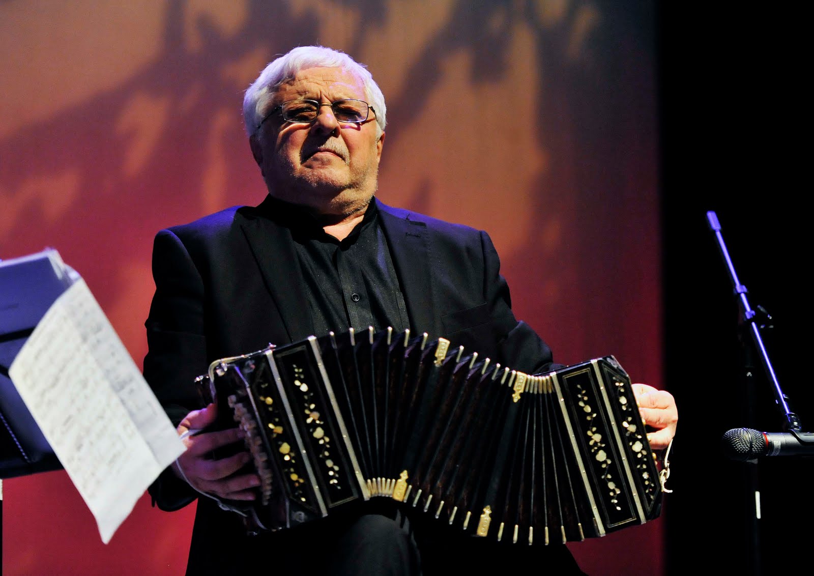 .: Los sonidos revolucionarios del bandoneón de Daniel Binelli en el ...