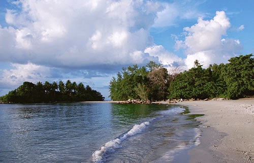 PARIWISATA KEPULAUAN RIAU: Tempat Wisata Pantai Lagoi