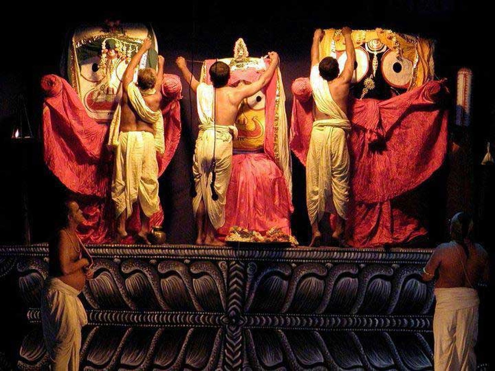 Raghu's column!: Jagannath Temple, Puri.